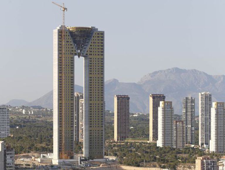 Benidorm skyscraper: Landmark Benidorm tower up for sale | News | EL ...