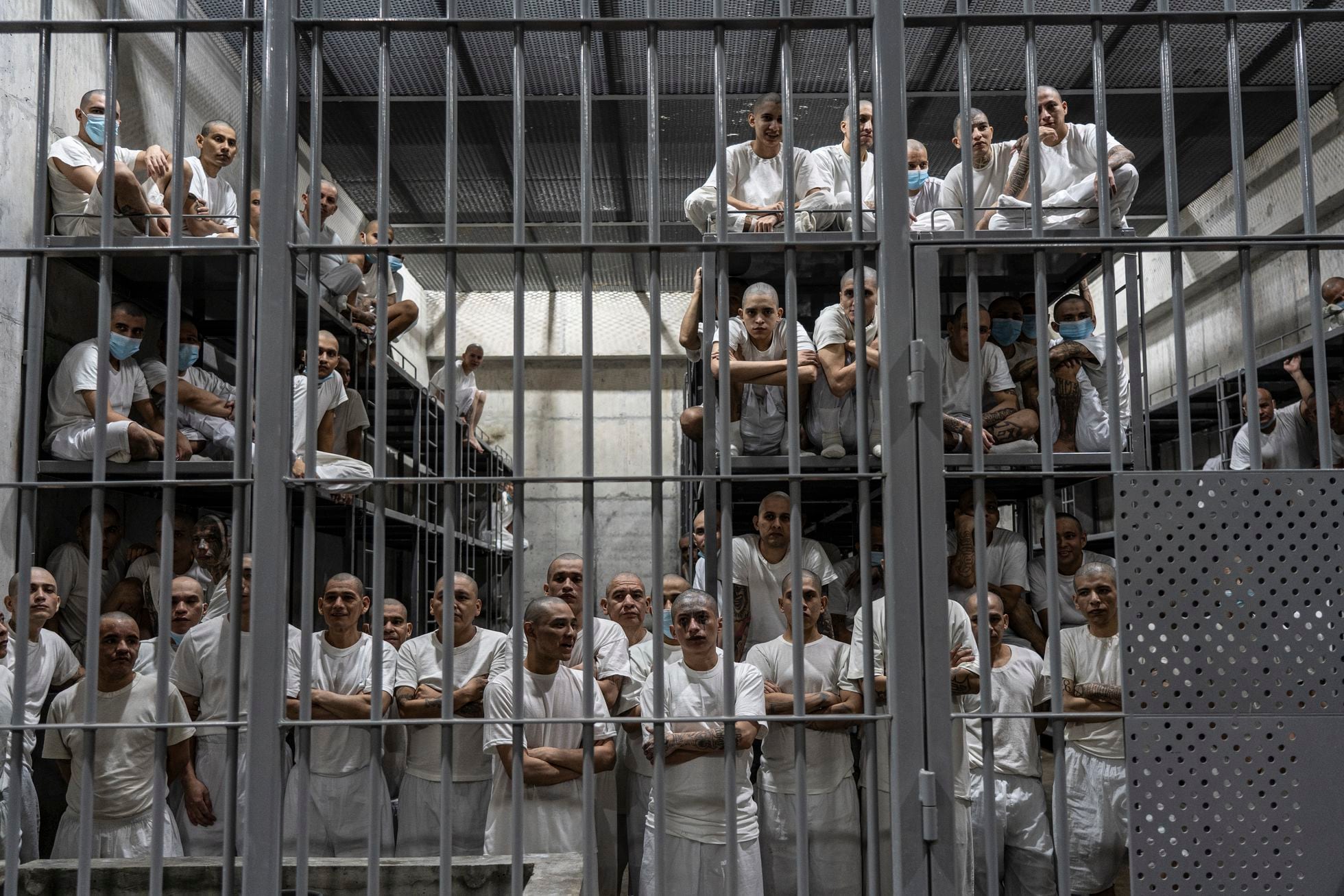 Photos: A tour of Nayib Bukele’s mega-prison | Fotos | International ...